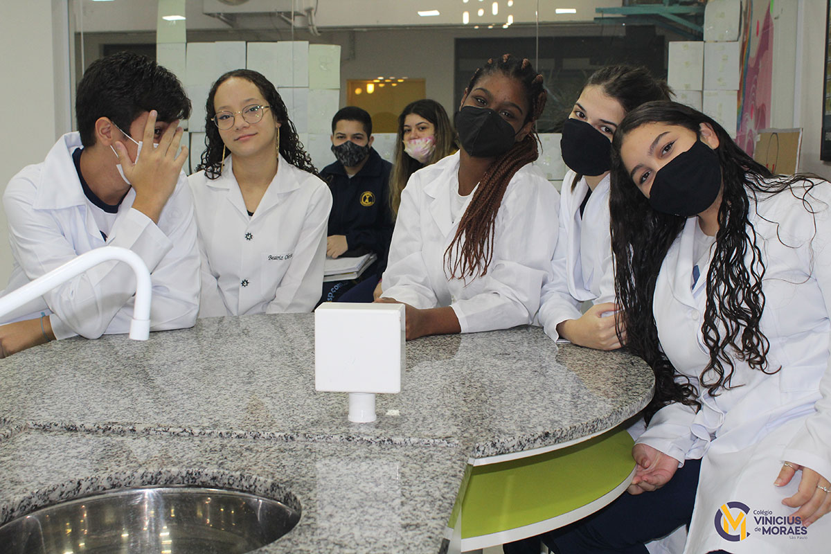 Todo mundo de lábio hidratado! 1º Ensino Médio - Colégio Vinicius de Moraes